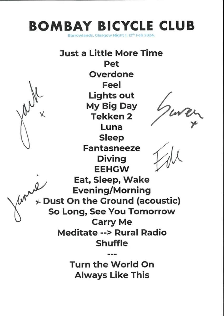 Signed memorabilia | Teenage Cancer Trust
